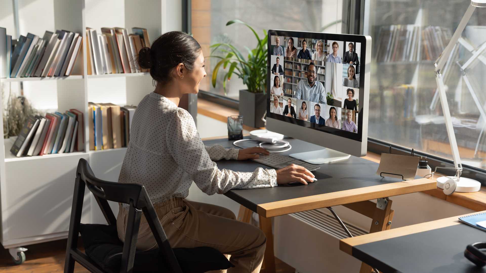 Mastering Leadership in Remote and Hybrid Teams